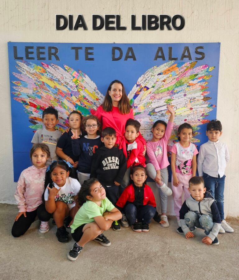MURAL DÍA DEL LIBRO «LEER TE DA ALAS» – Blog Biblioteca